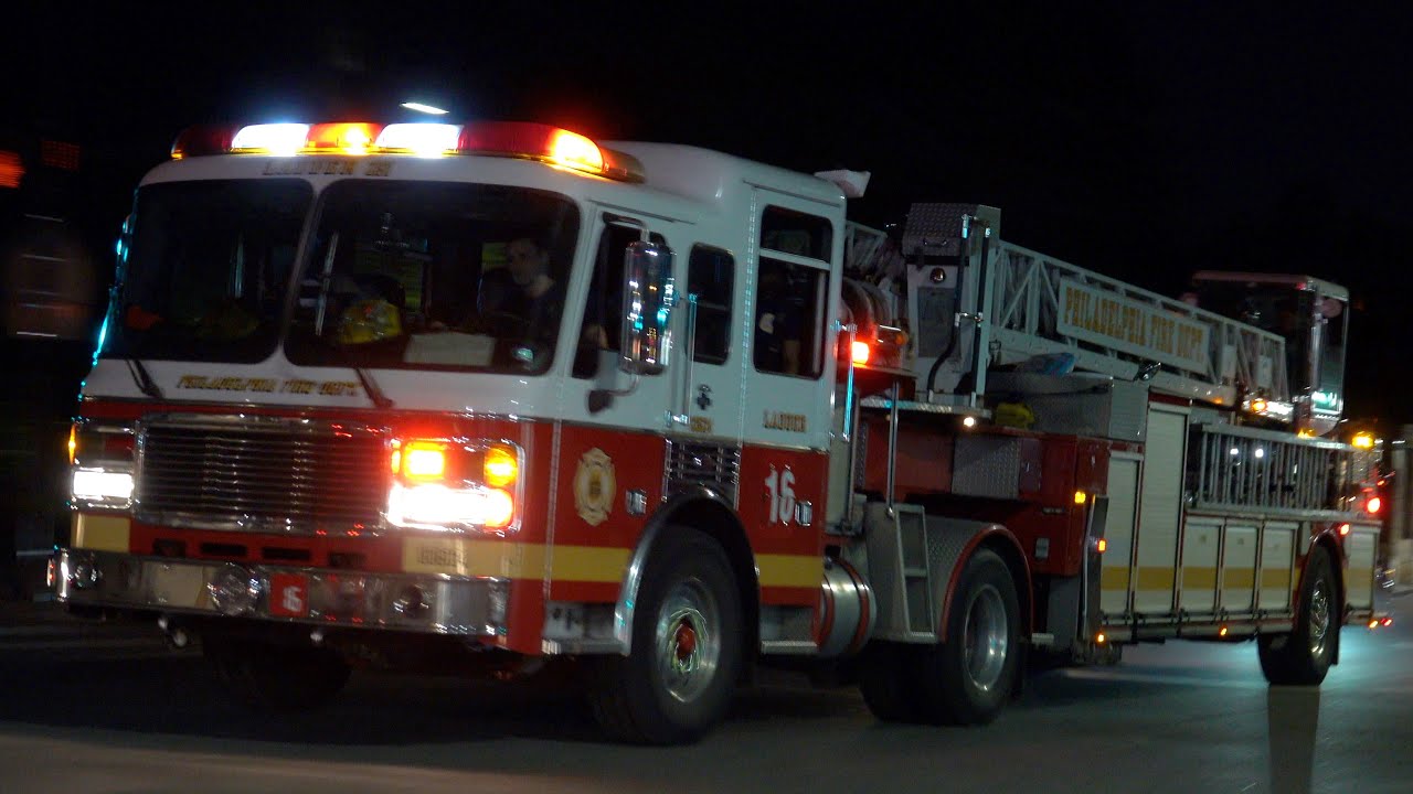 Philadelphia Fire Department Ladder 16 Responding - YouTube