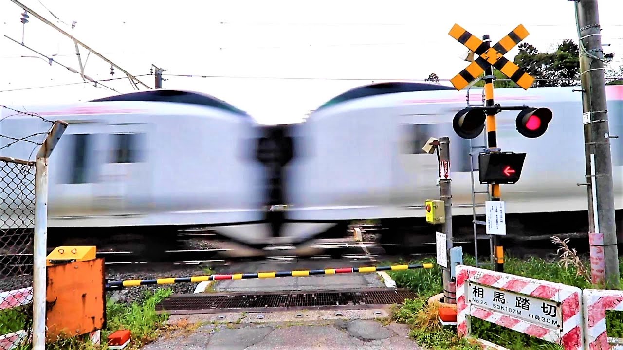 Railroad crossing in JAPAN, Japan Railway Sobu Line #3407 - YouTube