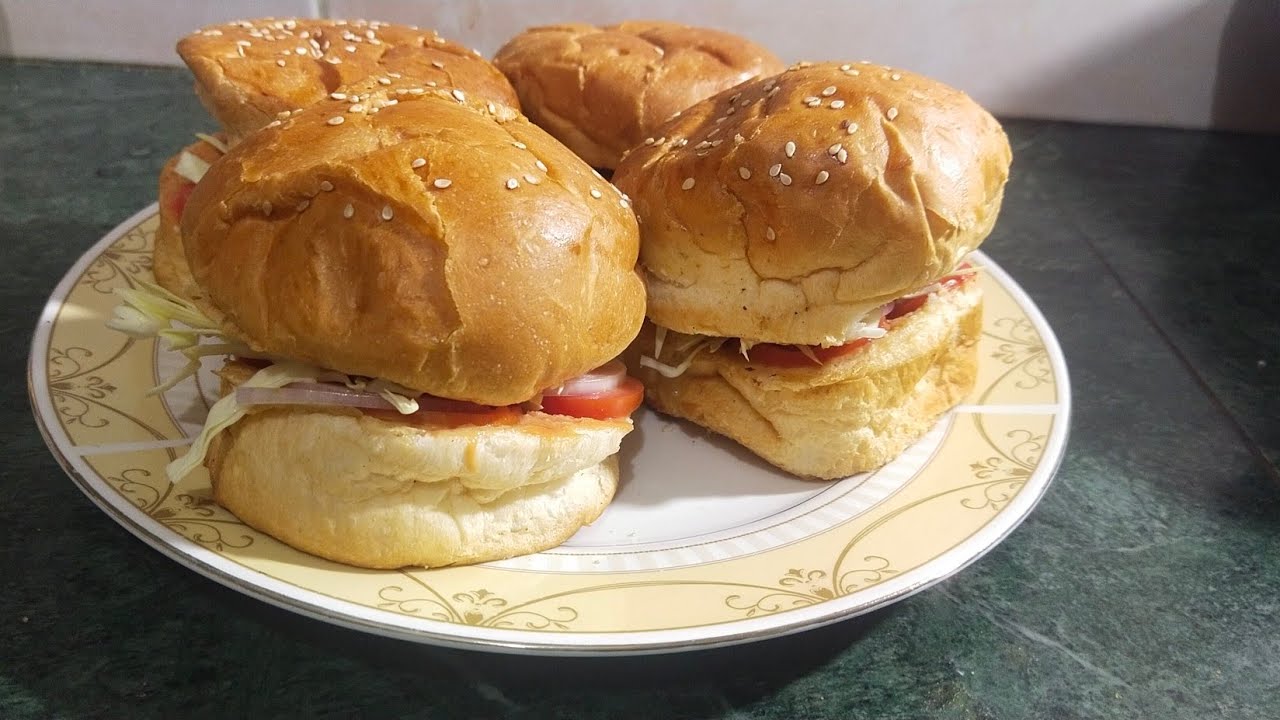 Chicken petty burger//Home made chicken petty burger//Kitchen with ...