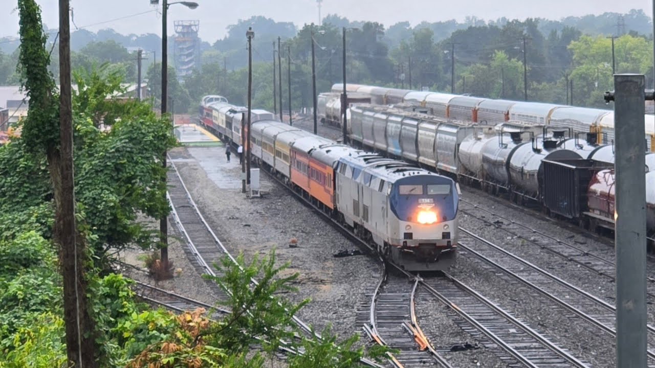 Amtrak special train 050 arrives & departs Greenville, SC with Mumford ...