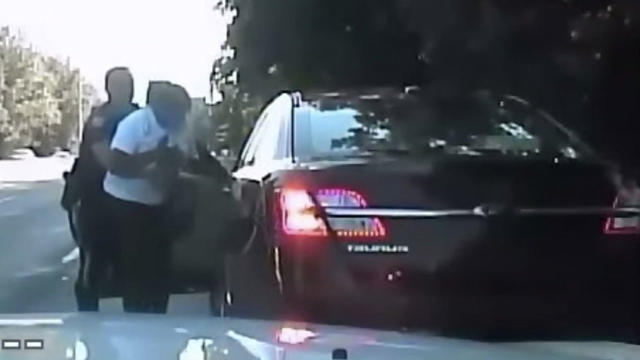 Good cop caught on camera; Officer stops car from falling off bridge ...