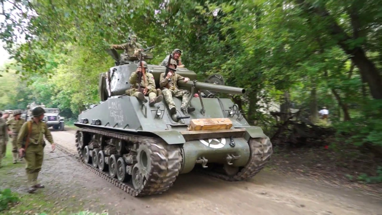 WW2 Allied Tanks in Town - YouTube