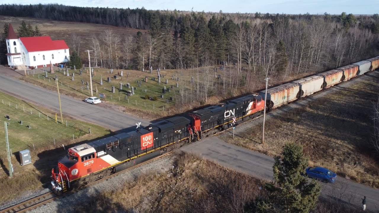 Nice Bird's Eye 4K View! CN 100 Gevo Leads a Long & Heavy Potash Train ...