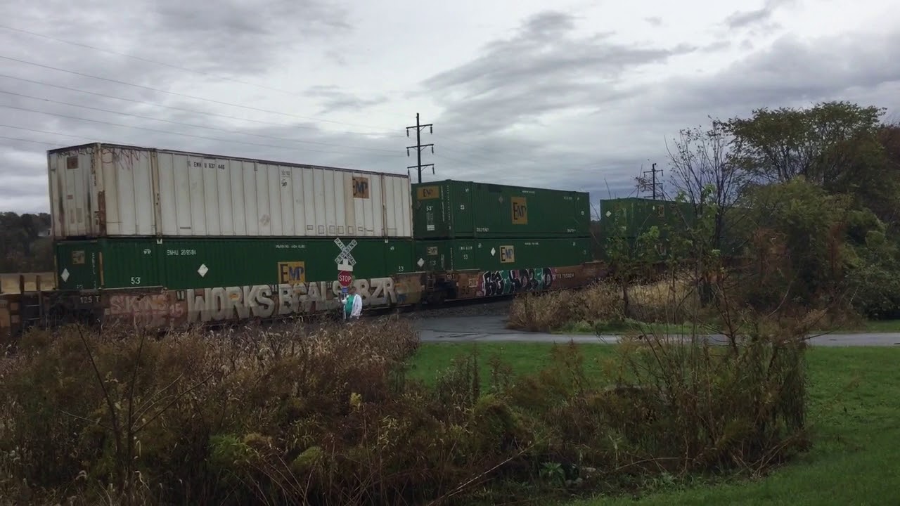 Eastbound UP Trails NS 24Z Short Intermodal Annville PA - YouTube