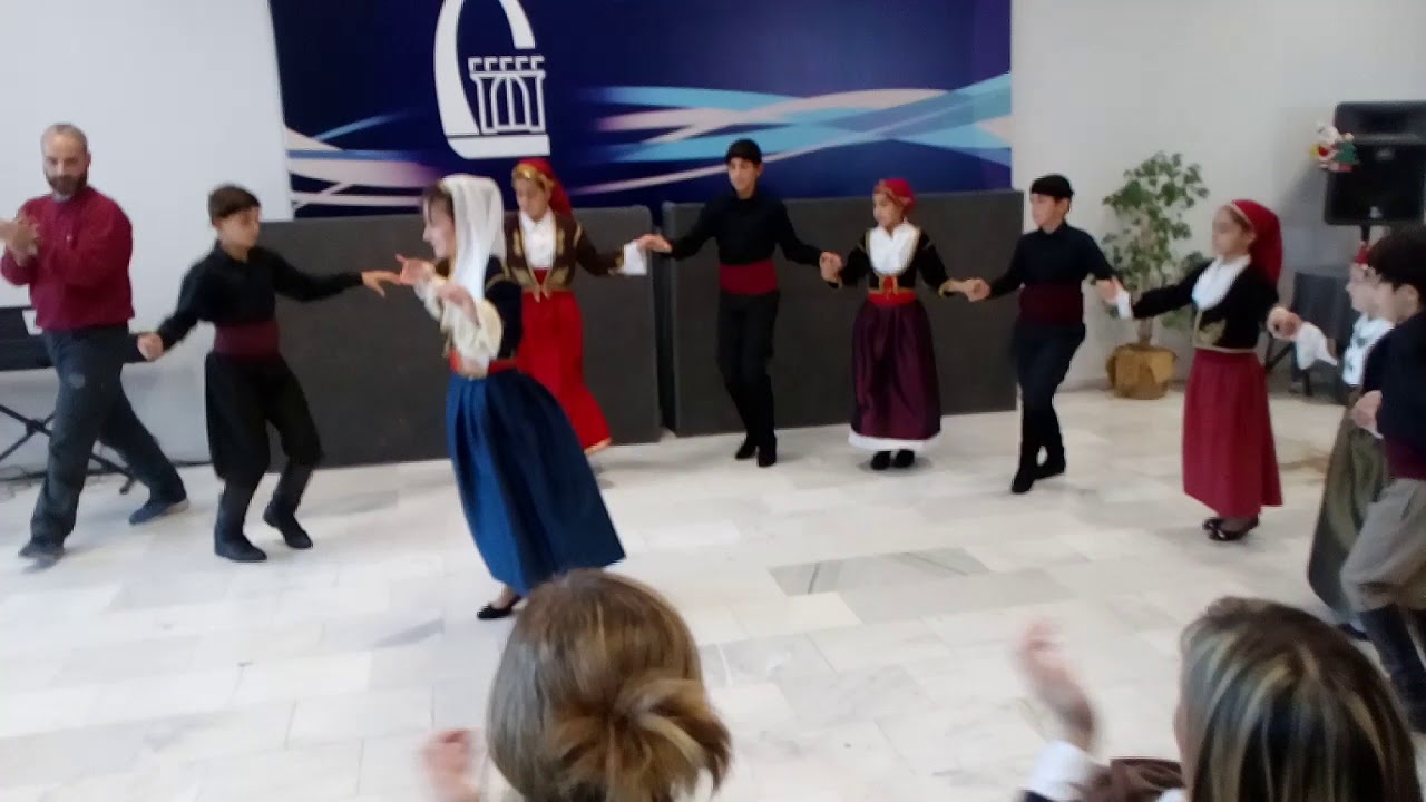 ΜΑΛΕΒΙΖΩΤΗΣ ΣΤΟ ΧΡΙΣΤΟΥΓΕΝΝΙΑΤΙΚΟ ΠΑΖΑΡΙ IWOG - YouTube