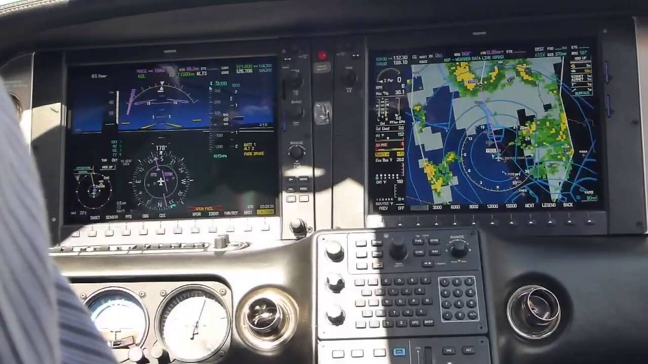 Cirrus SR22T GTS Cockpit - YouTube