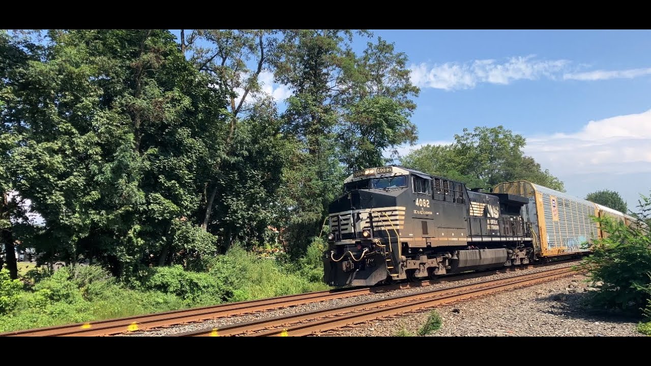 2 Freight Trains in Piscataway, NJ On Labor Day - YouTube