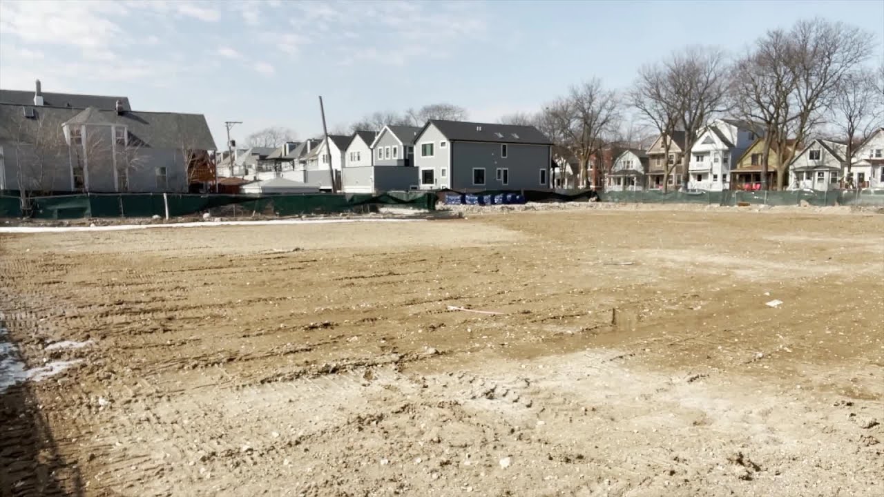 Chicago Scene at the site of the old Edgewater Hospital - YouTube