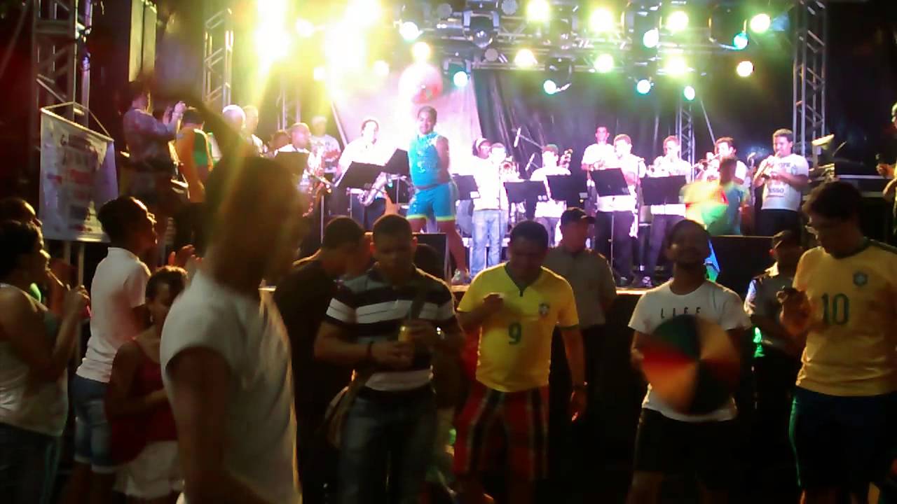 Frevo na Rua da Moeda - Recife - YouTube