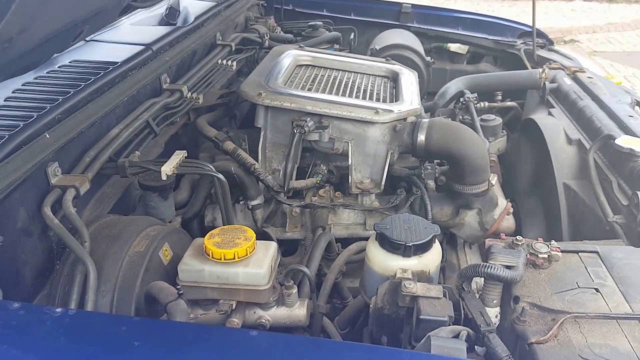Nissan D22 Navara crew cab 2.5 Di - YouTube