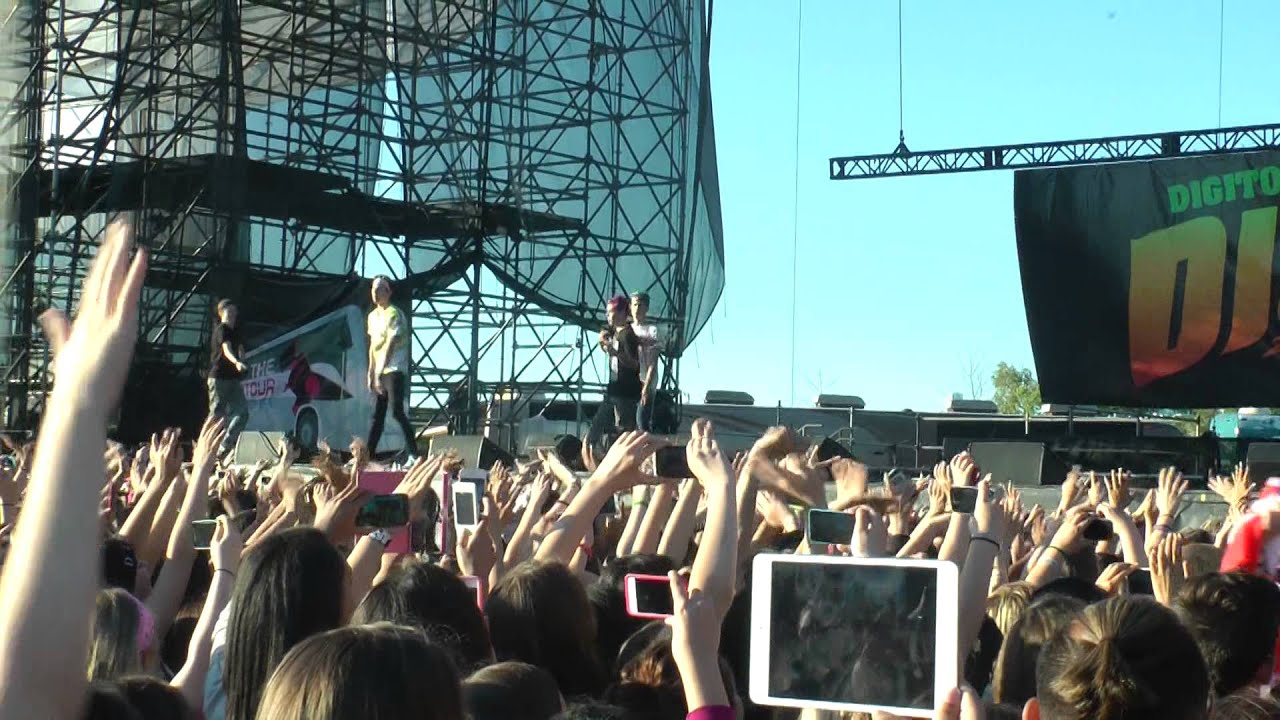 Our2ndlife - O2L Song (Digifest Toronto) - YouTube