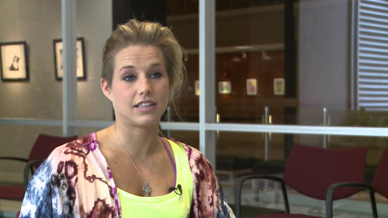 BYU Grad Amy Whitcomb on "The Voice" - YouTube