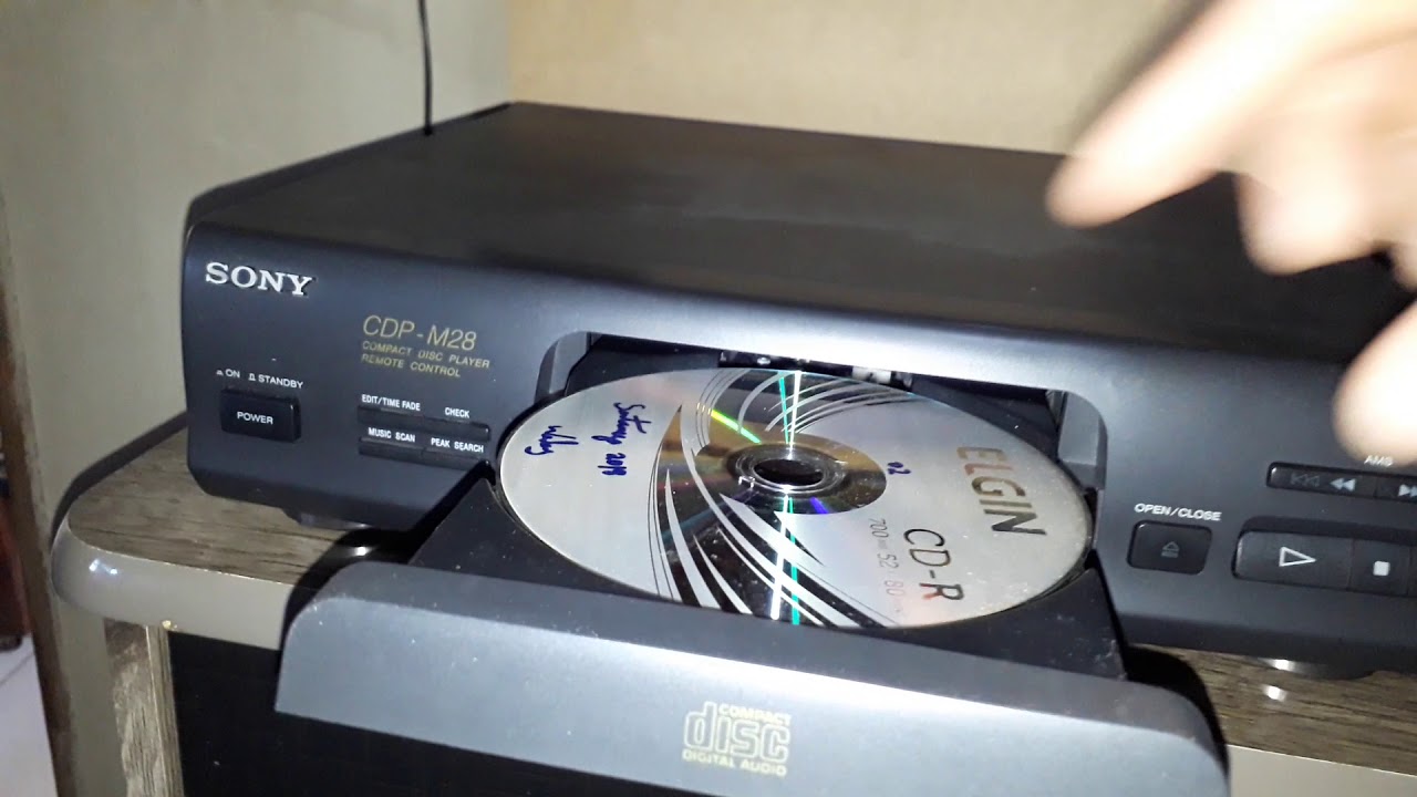 Sony Cd player m28 - YouTube