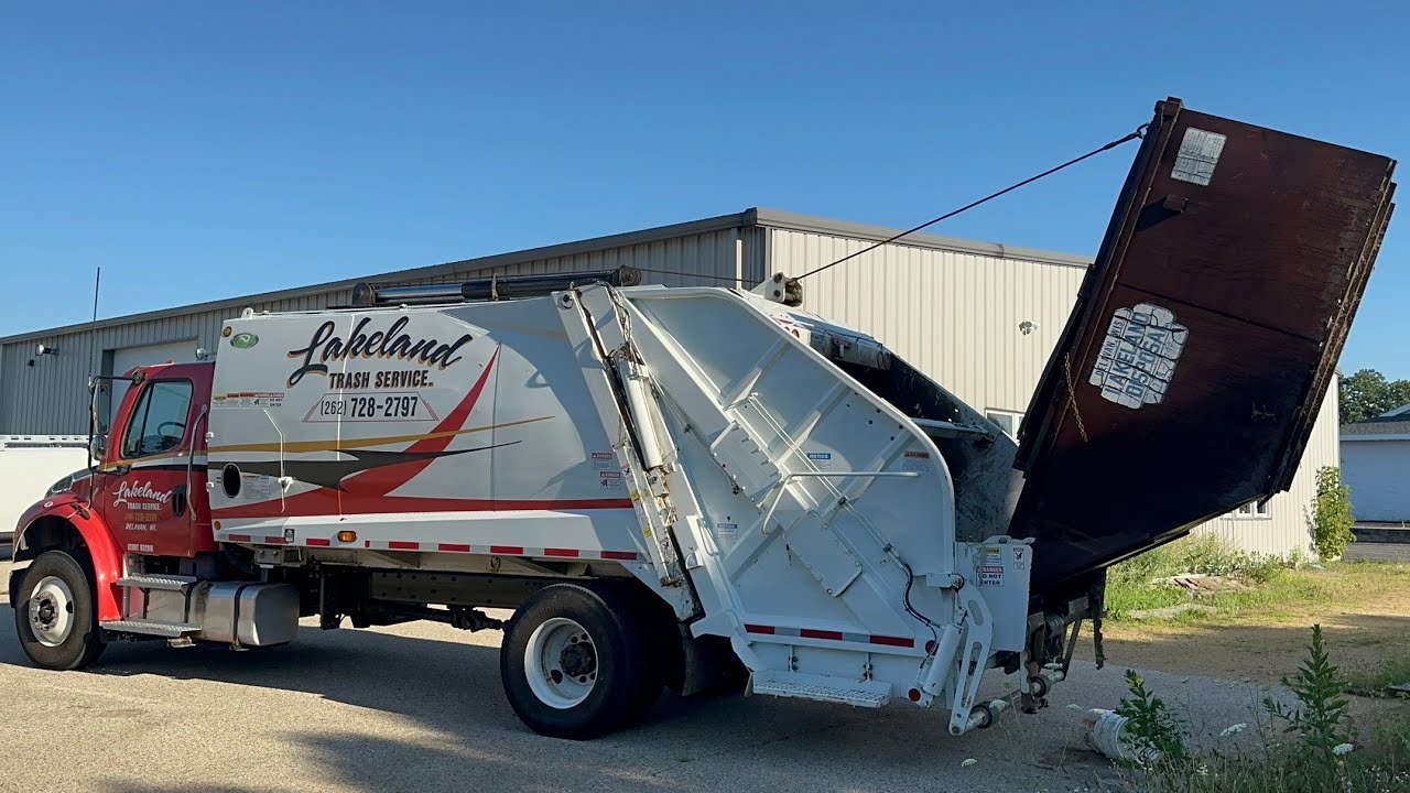 Super Fast Packer New Way Rear Loader Garbage Truck on Commercial ...
