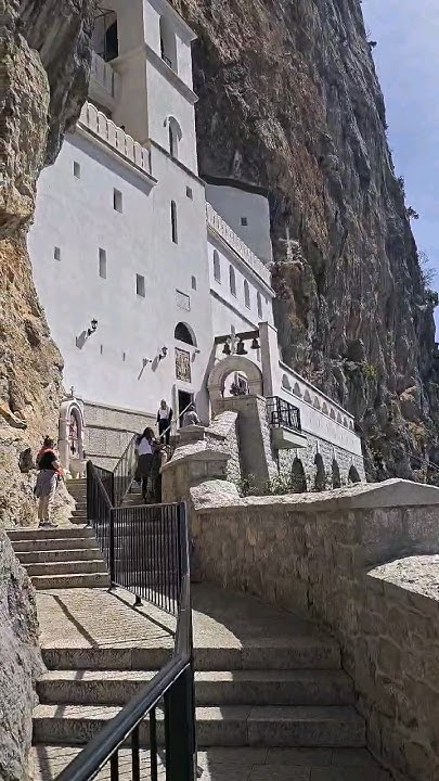 MANASTIR OSTROG - YouTube