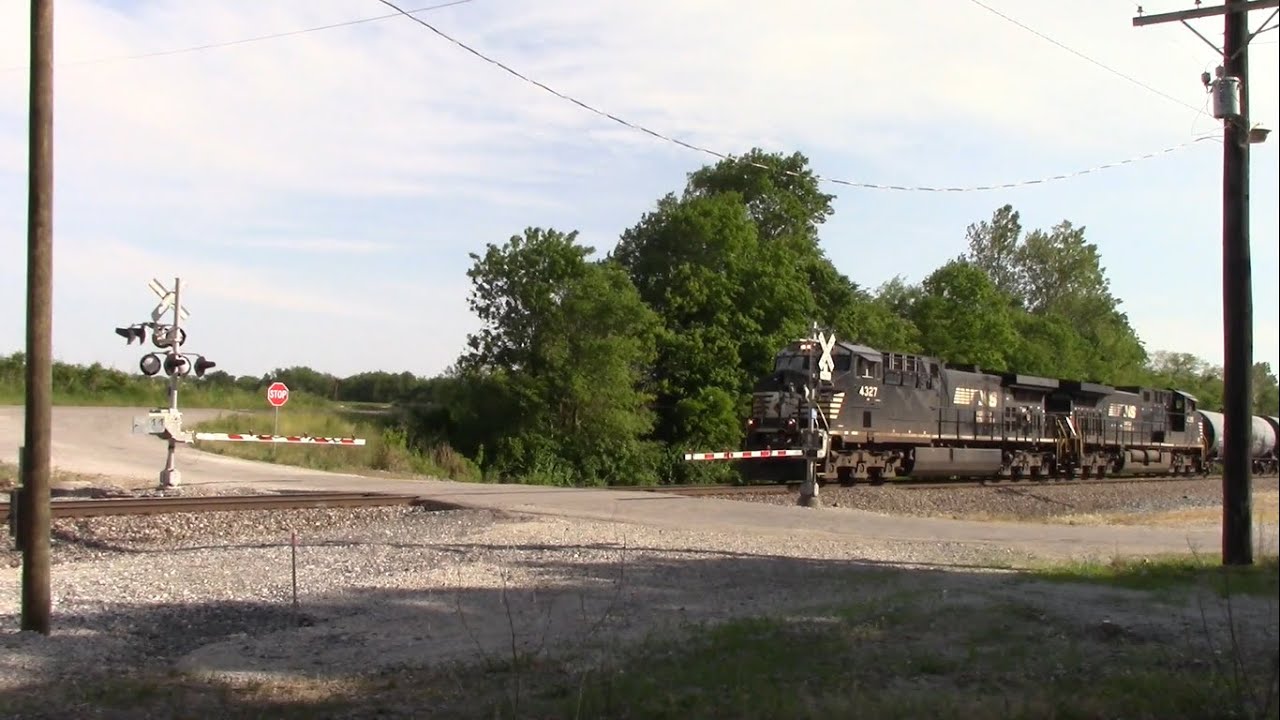 NS 14Q with NS 4327 and NS 4395 at County Road 75 North near Delphi ...