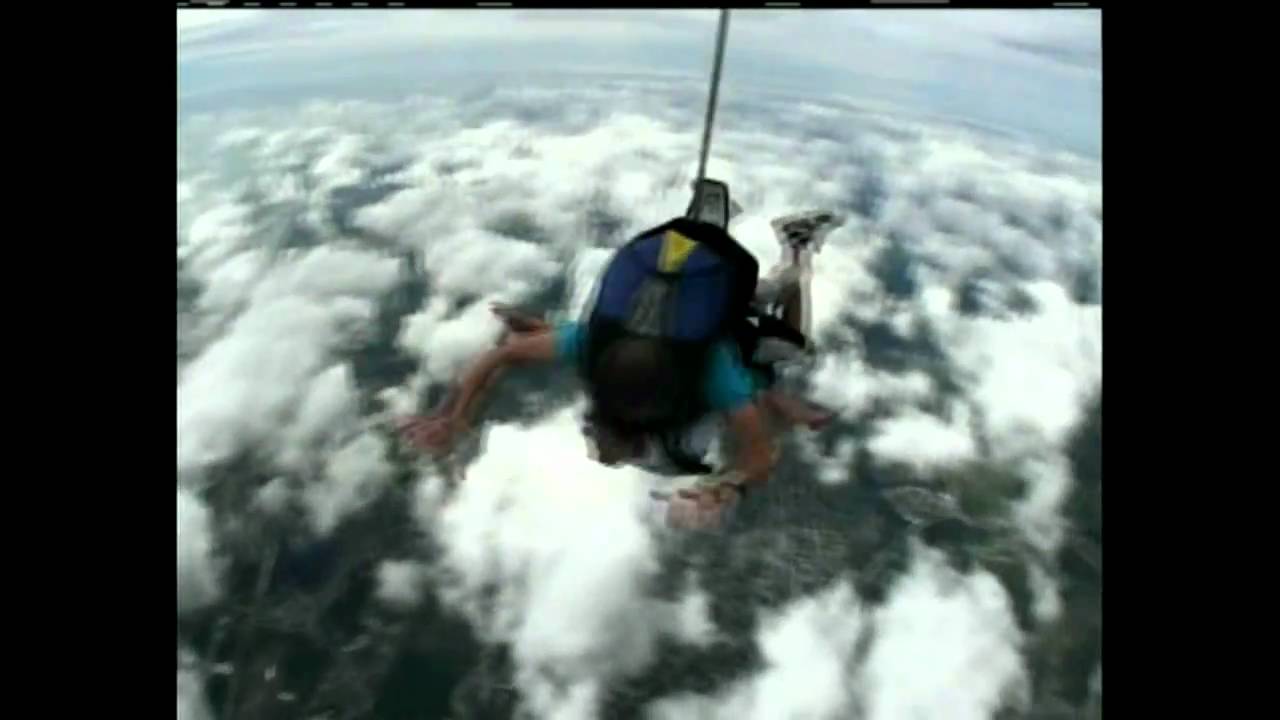 Laurice's 1st Skydive 09 25 10 - YouTube