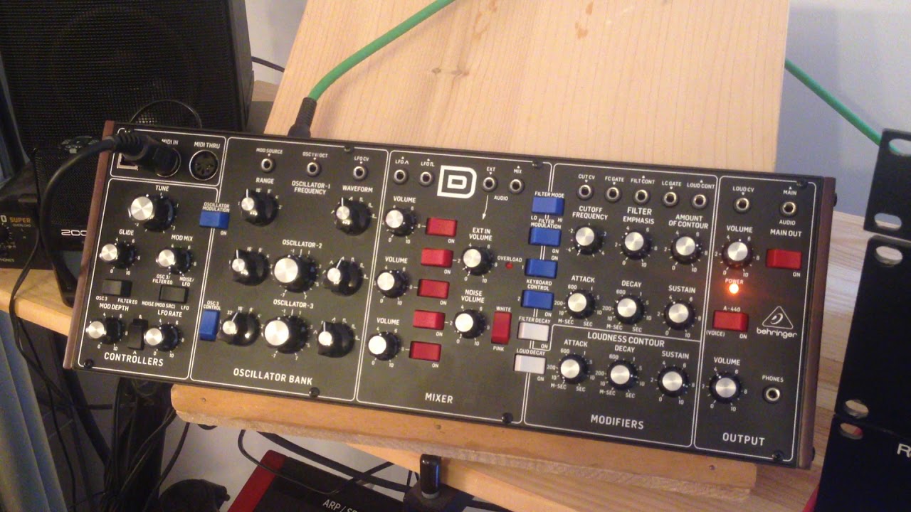 Behringer Model D playing around 2 - YouTube