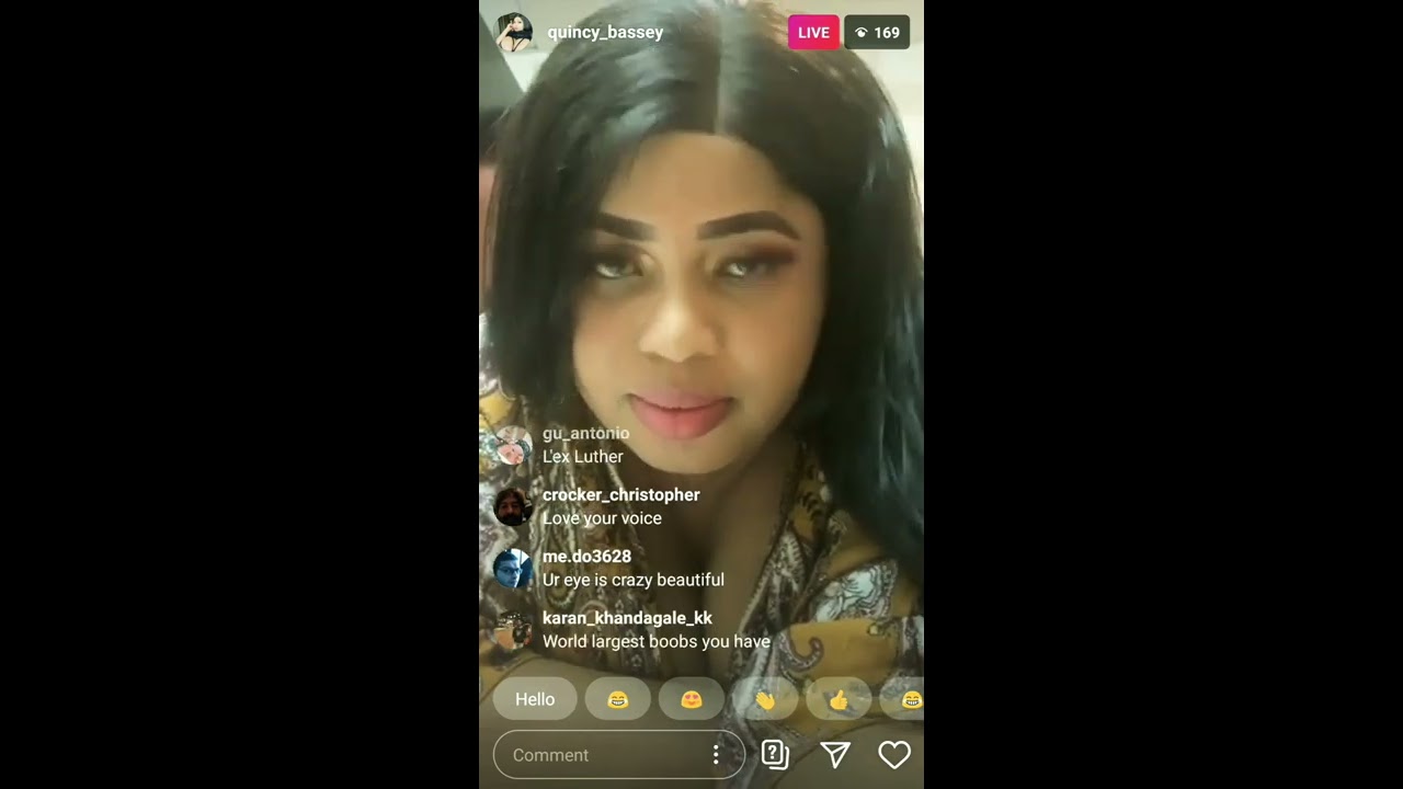 African beauty @quincy_bassey(yamz🍠) on live IG interacting with fans ...