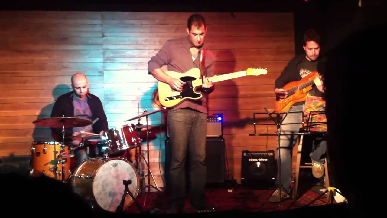 Ben Azar Trio - Tarantula - YouTube