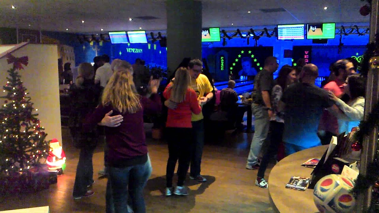Discofox-Animation mit Robin Malle im Vegas Bowling Osnabrück - YouTube