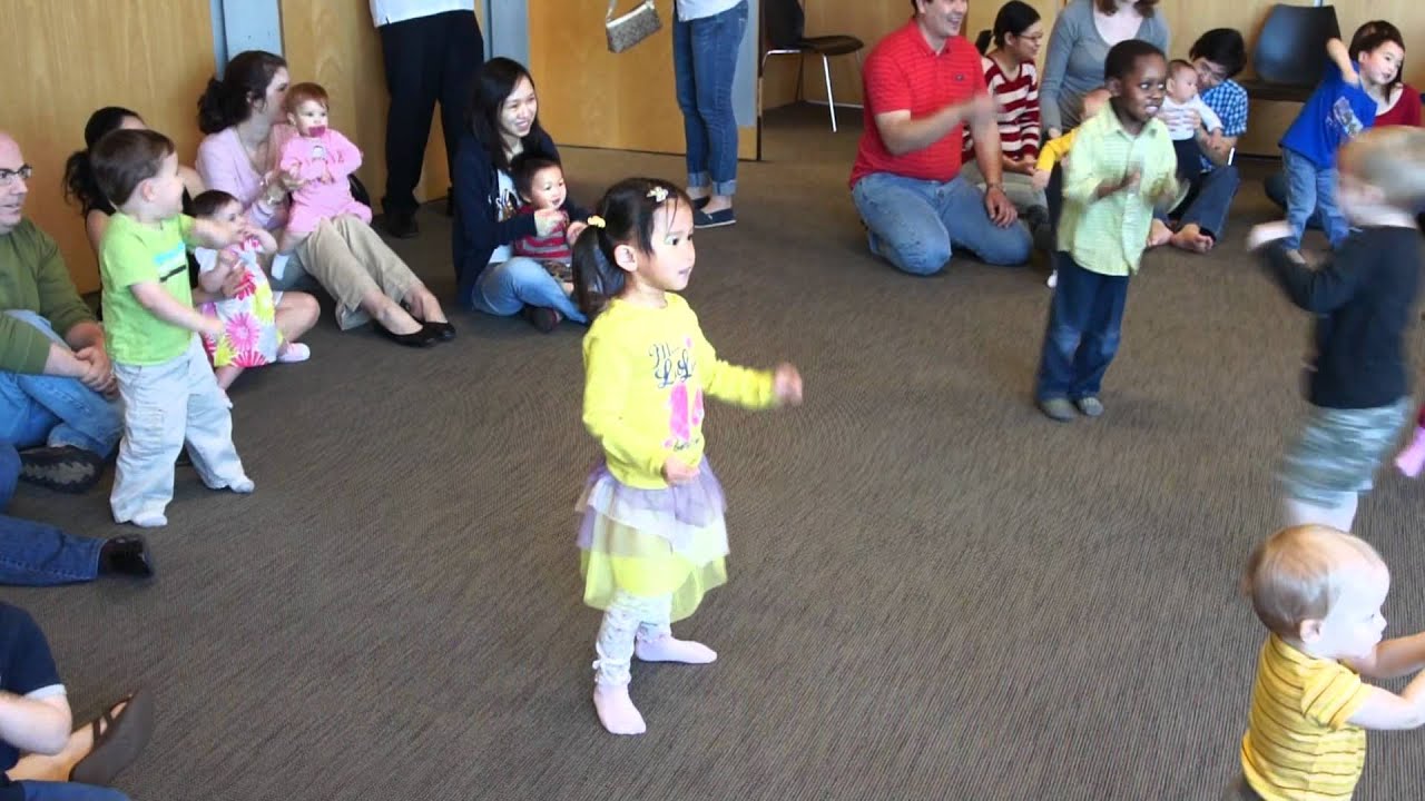 RuRu跳舞@Ann Arbor traverwood library - YouTube