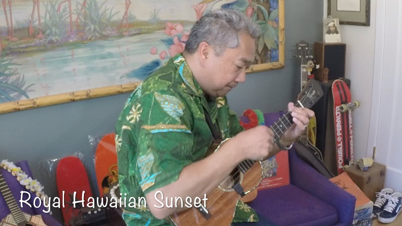 Royal Hawaiian Sunset Vintage Ukulele Song - YouTube