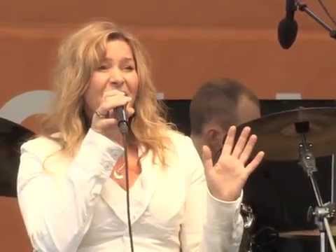 Sakta vi gå genom stan - Malin Wester - YouTube