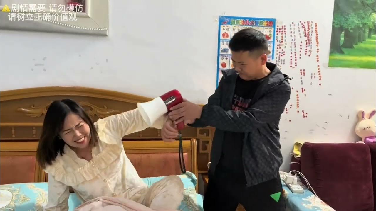 媳妇睡懒觉不做饭,气的小锋直接使出大招…… 原创搞笑 夫妻日常搞笑 原创视频 一定要看到最后 Youtube