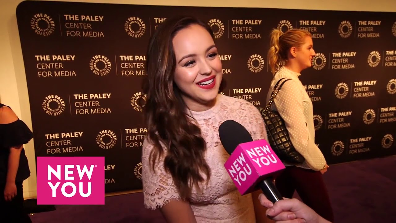 Hayley Orrantia Talks to Ashley Hume at Goldbergs 100th Episode ...