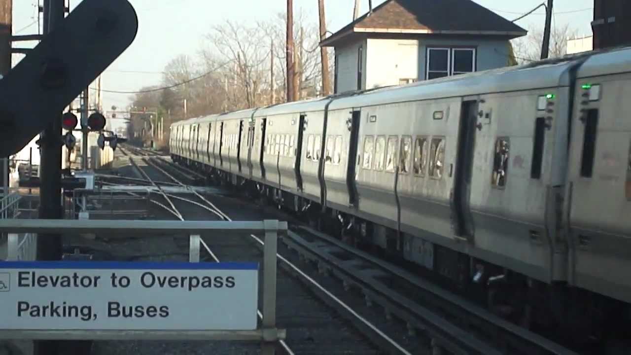 LIRR Main Line Mineola Station: M7 West Bound Express and East Bound ...