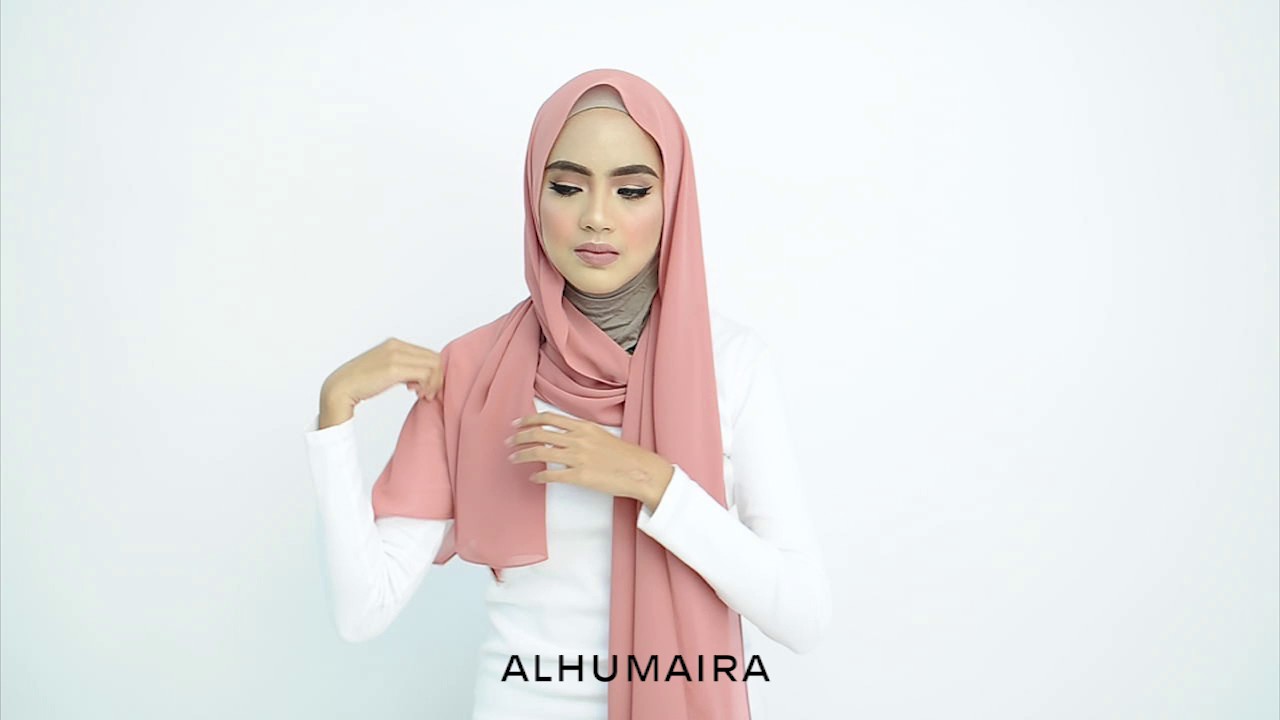 BASIC ESSENTIAL PLAIN SHAWL Styling Tutorial Style 21 - YouTube