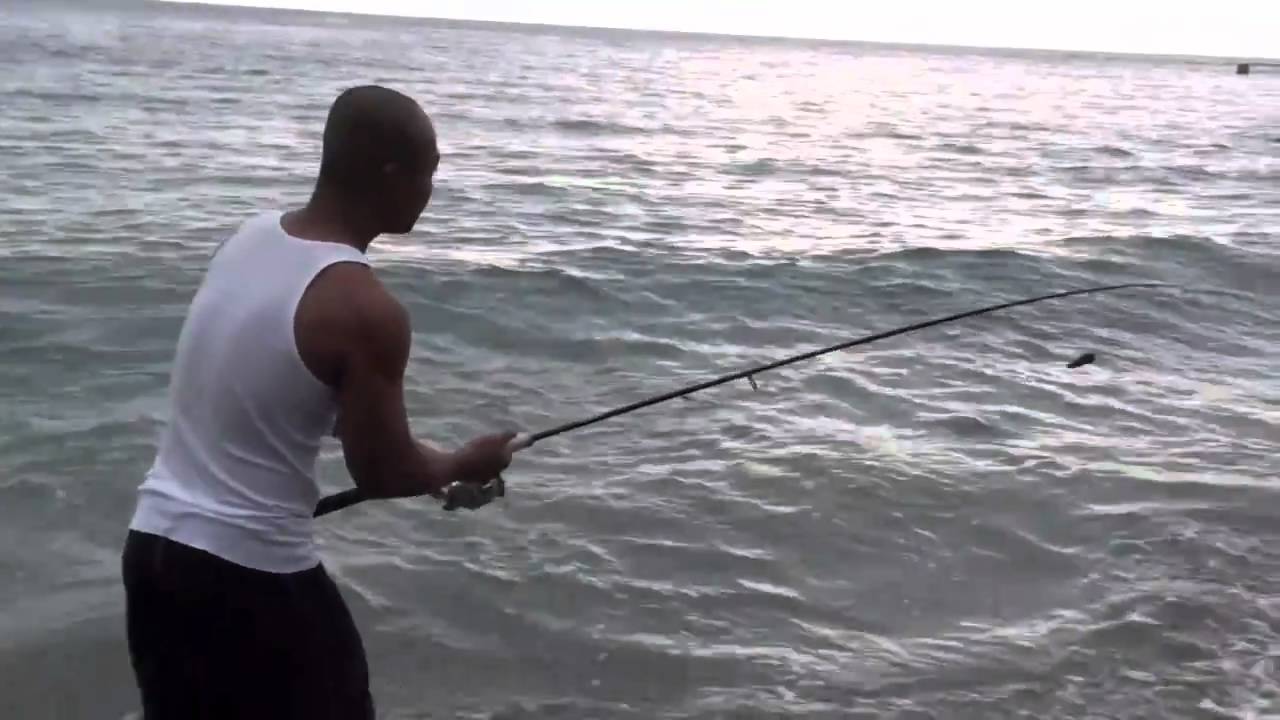 Fighting a Big Palani Fish..... - YouTube