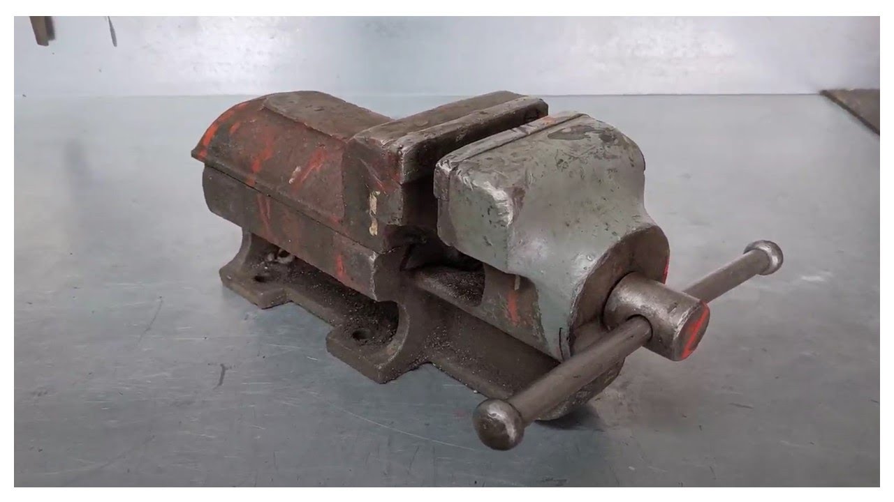 Restoration of an old vice - YouTube