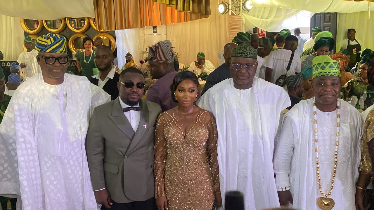 MOMENT EX-GOV FAYOSE & GOV FAYEMI OF EKITI MEET AT YEMKEM SON WEDDING ...