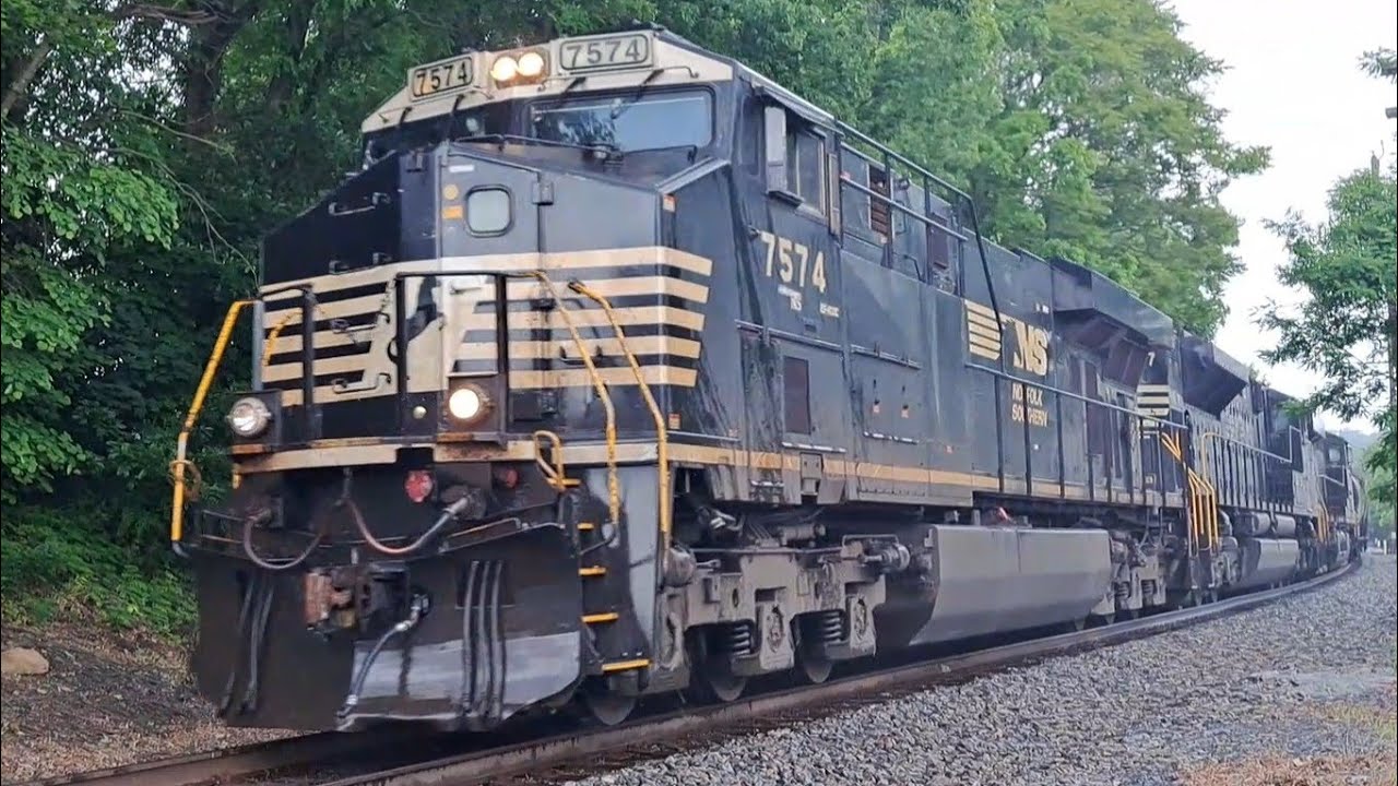 NS 12Z passing through Luray (MP 88.6) with NS 7300 (SD70ACU) rdp - YouTube