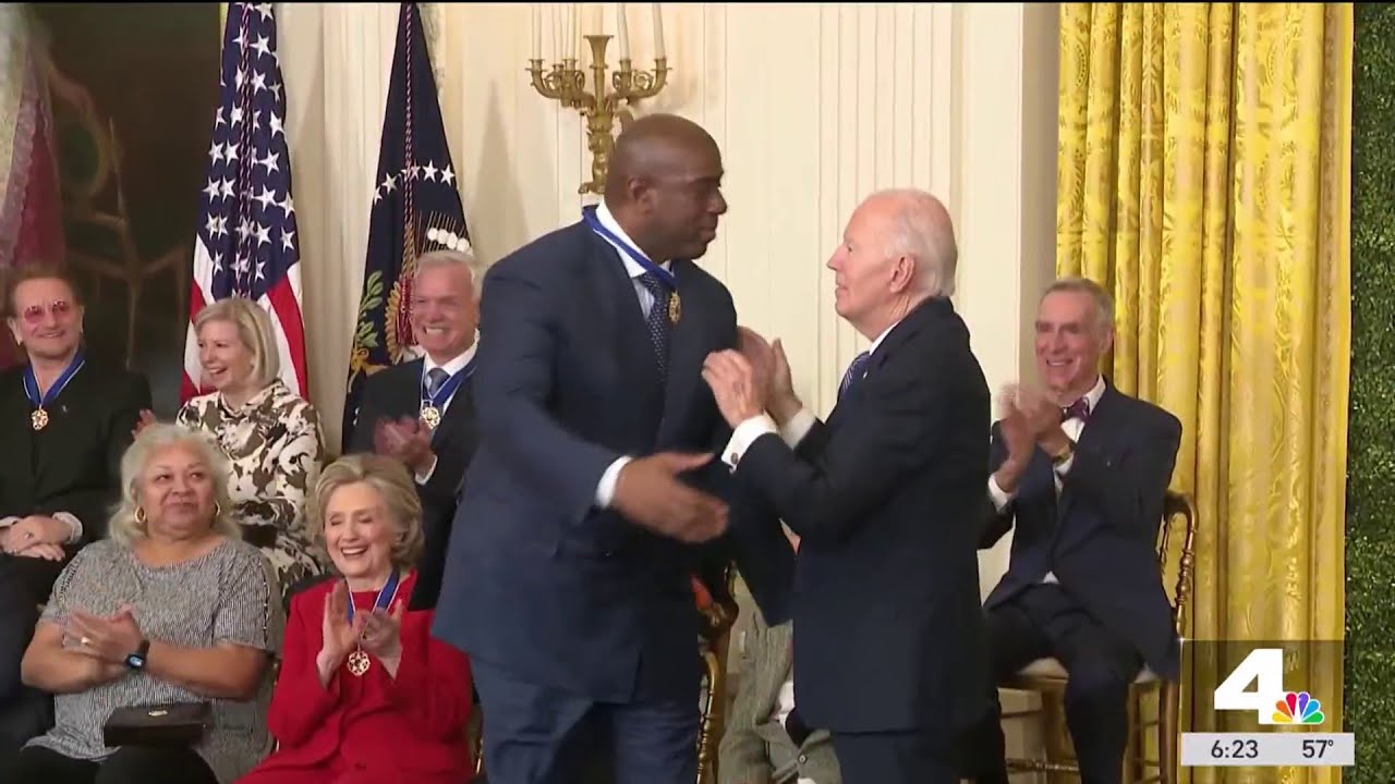 Magic Johnson receives Presidential Medal of Freedom - YouTube