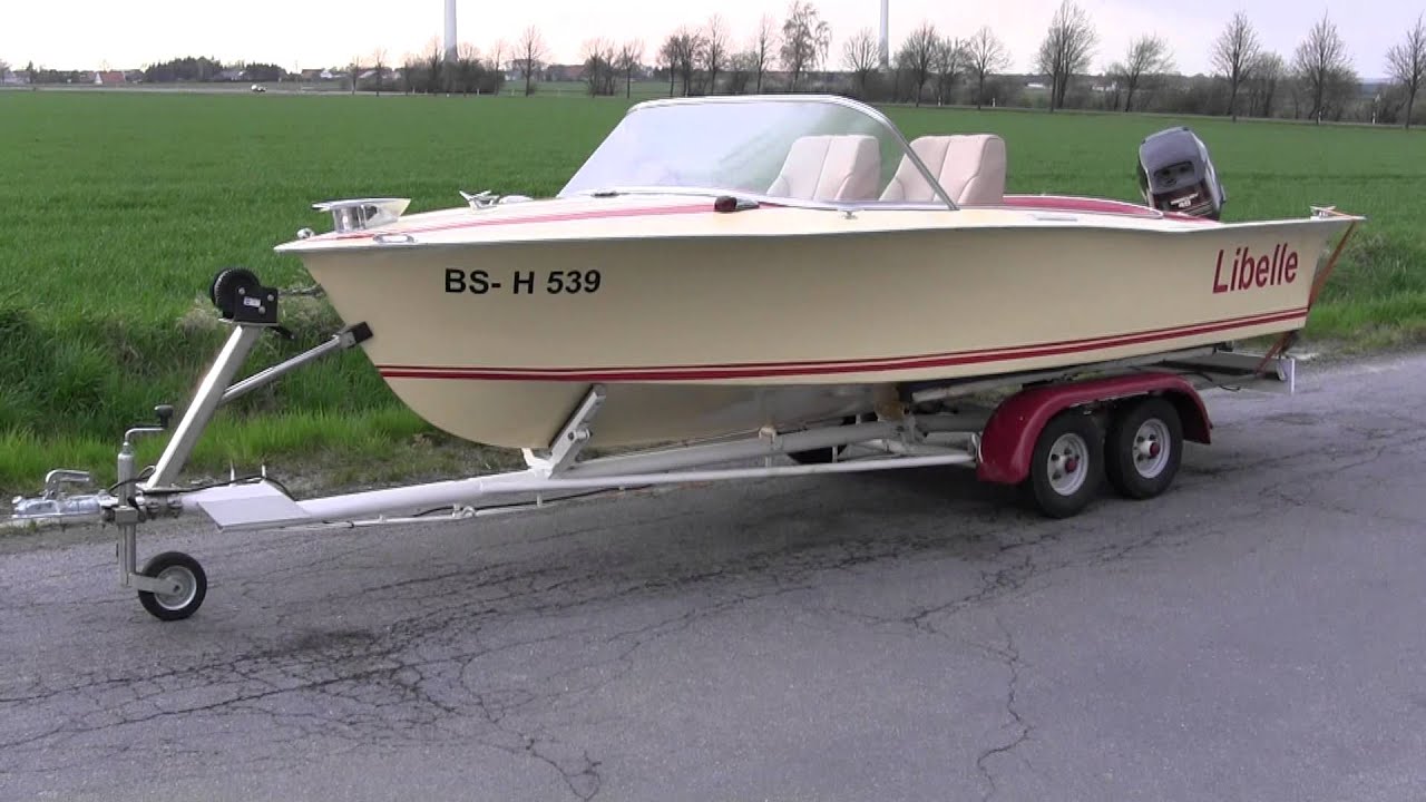 Oldtimer Sportboot Libella Deutscher Werftbau 1962 auf Spezialtrailer ...