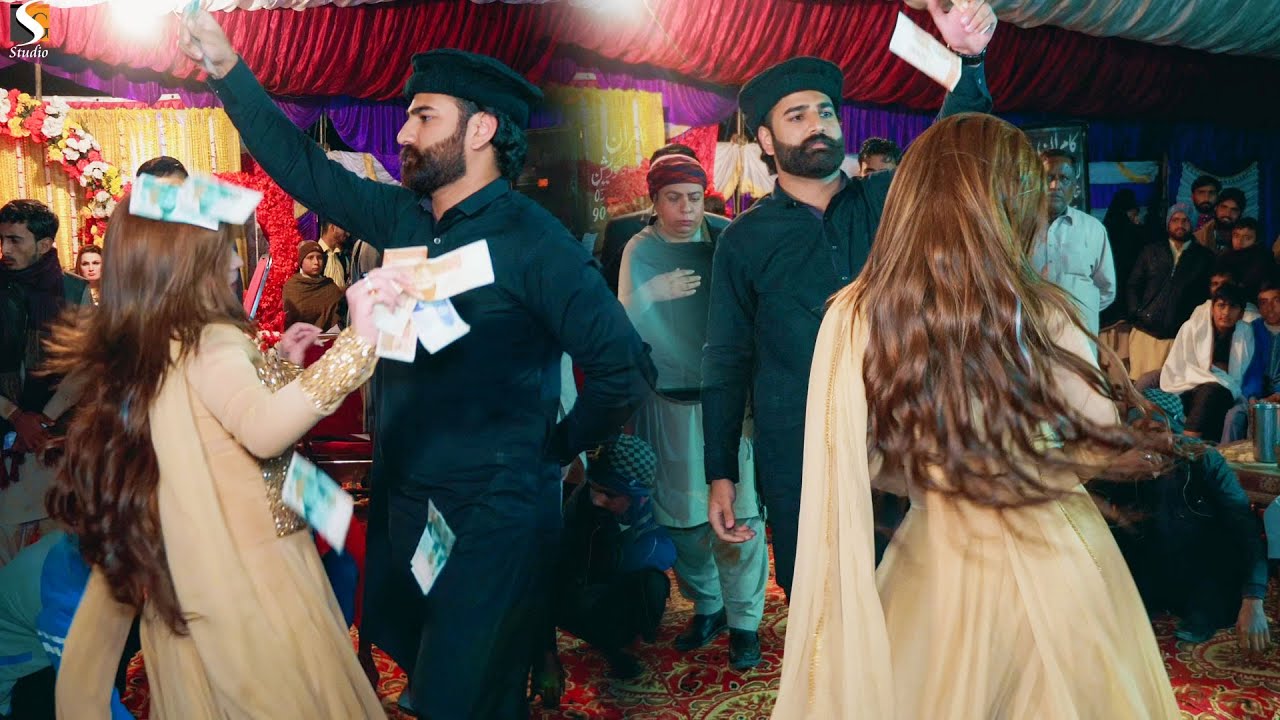 Sohna Jiya Yar , Hani Sheikh Dance Performance Chakwal Show 2022 - YouTube