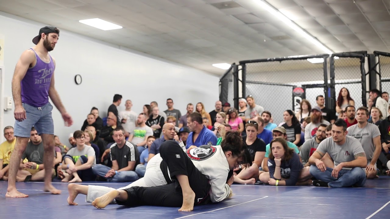 Eman Leary Vs. Jenarae Benavente Toro 9 - YouTube