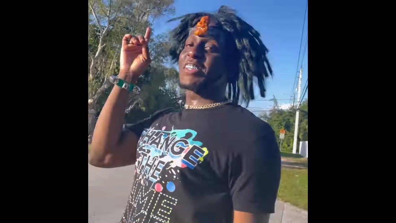 Girlhefunnyaf- lil uzi Christmas flow - YouTube