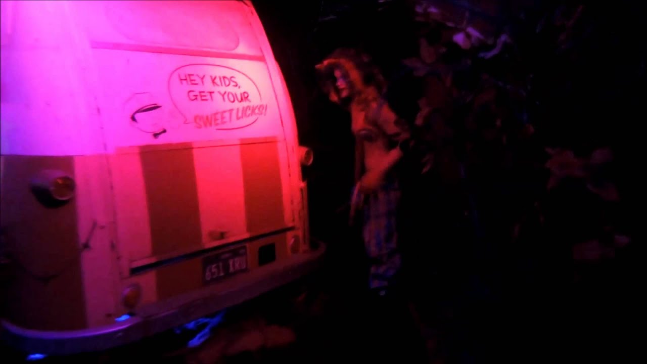 Clowns 3D Maze At Halloween Horror Nights 2014!!! - YouTube