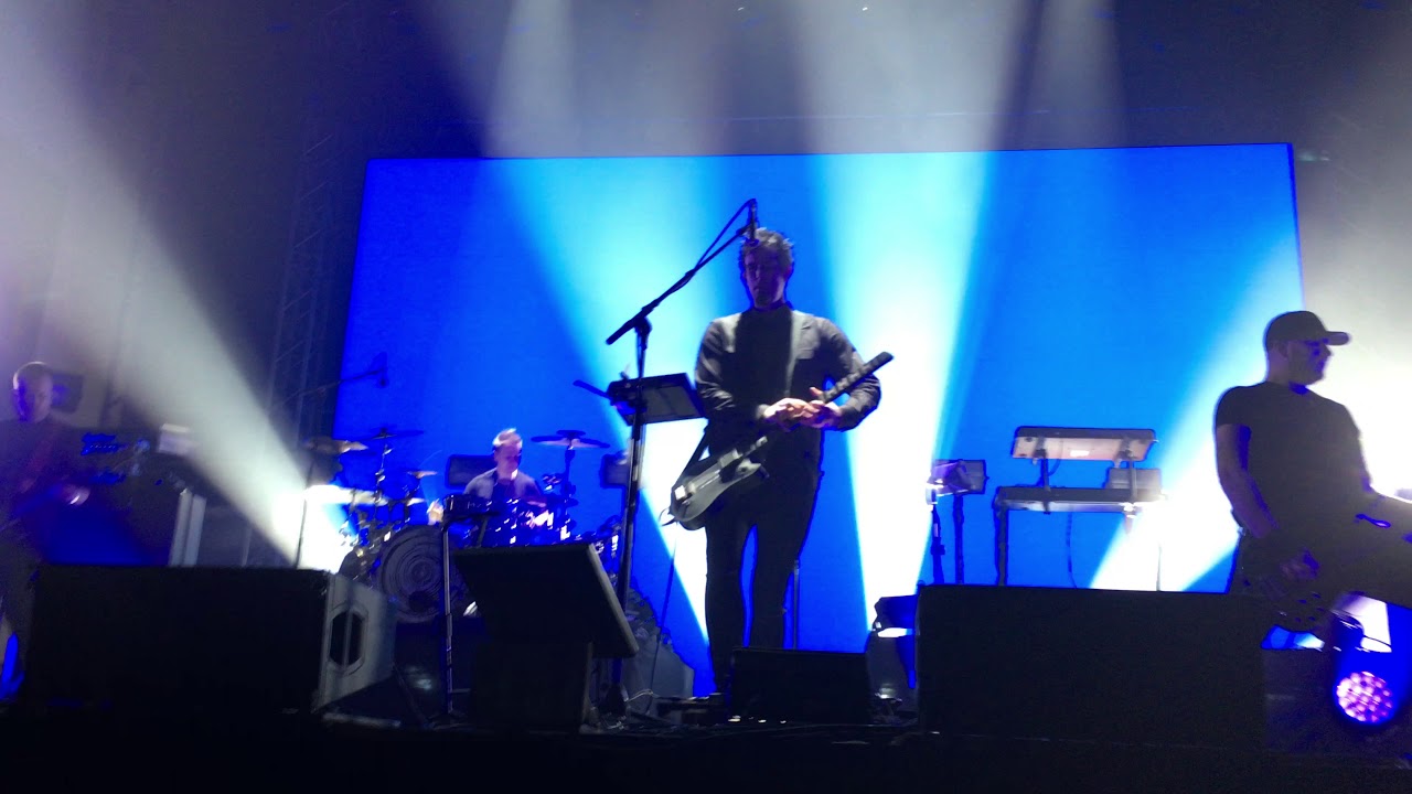 Pendulum live Showdown - YouTube