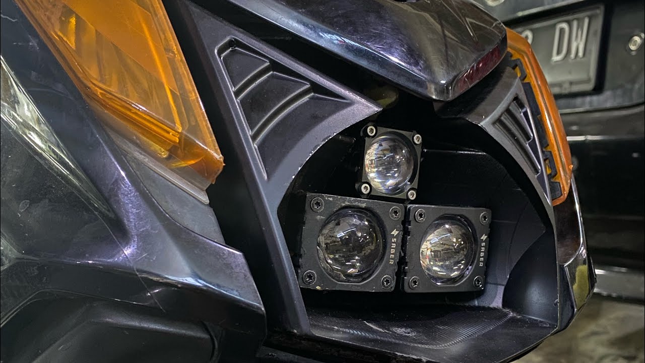 Cara pasang mini projie di motor beat menggunakan lampu saber,, saber ...