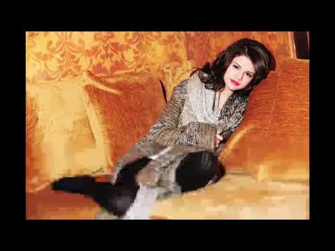 Selena Gomez`s Legs and Feet in Tights 5-NO SHOES