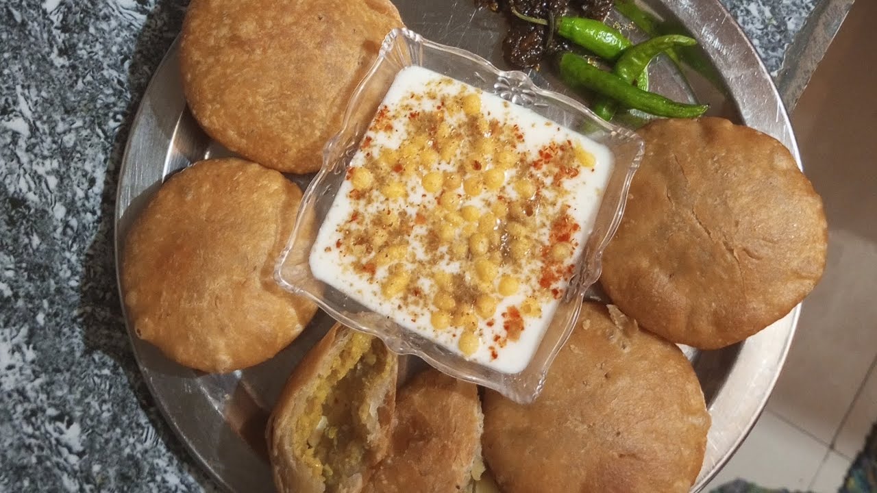 Khasta Aloo Kachori Recipe | Tasty Khasta kachori Recipe | Baarish ke ...