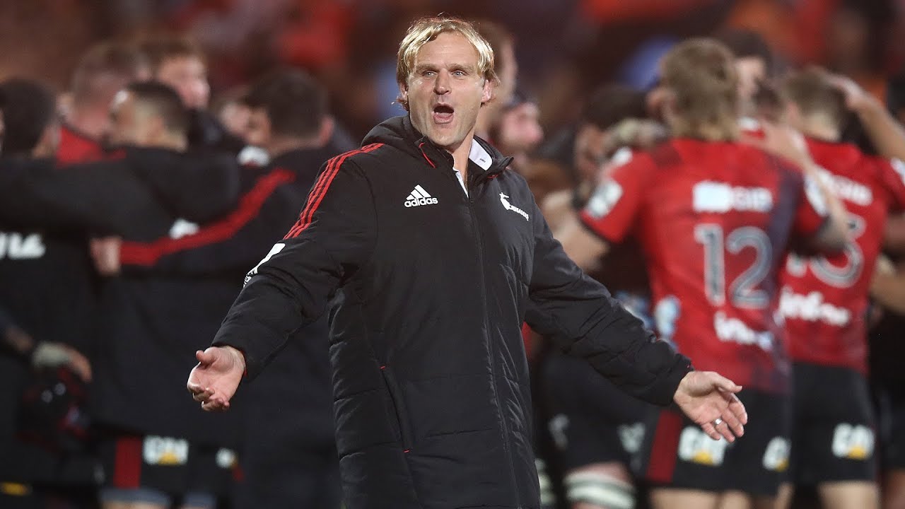 Razor celebrates with a breakdance - YouTube