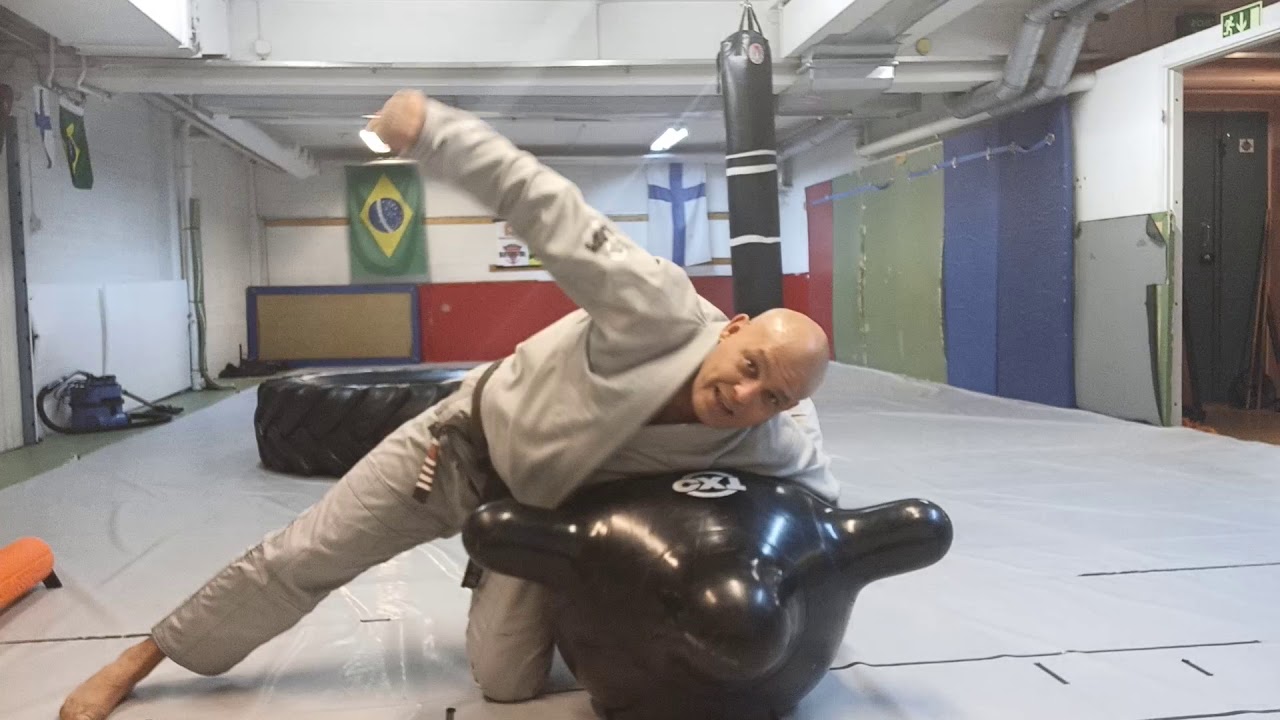 estratégia MMA front head lock / oponente de 4 apoios. - YouTube
