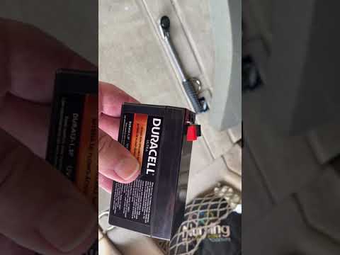 2013 GL450 Auxiliary Battery Find and Replace - YouTube