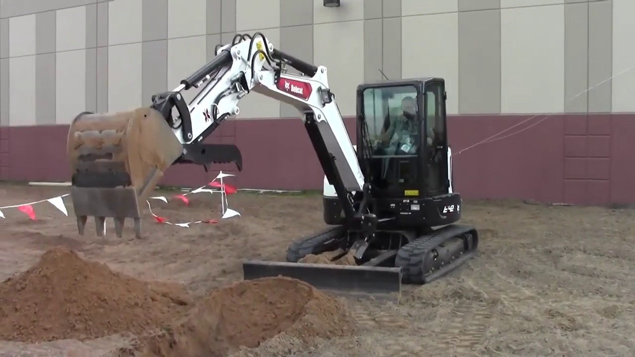 Hydraulic Refinements Boost New Bobcat R2 Series Mini Excavators ...